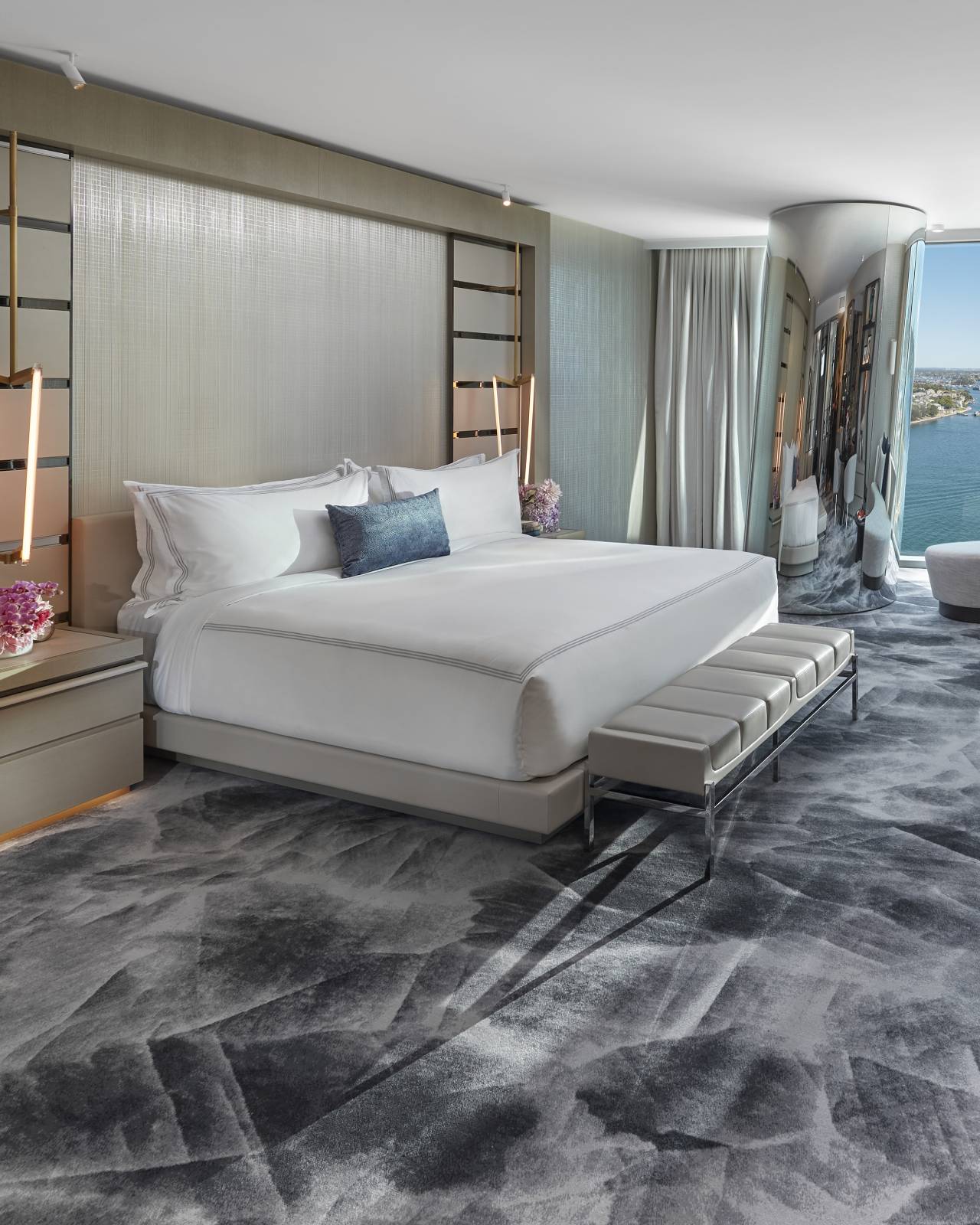 Crown Towers King Ensemble - Crown Gifts